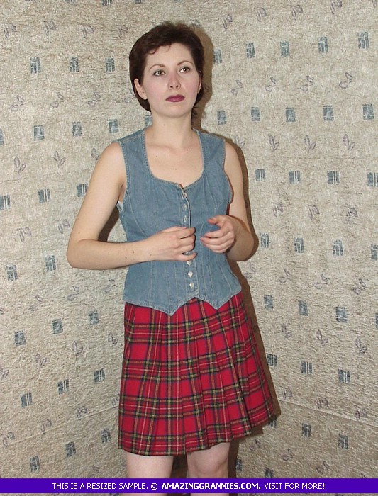 Gorgeous Granny Takes Off Her Blue Shirt An Xxx Dessert Picture 2