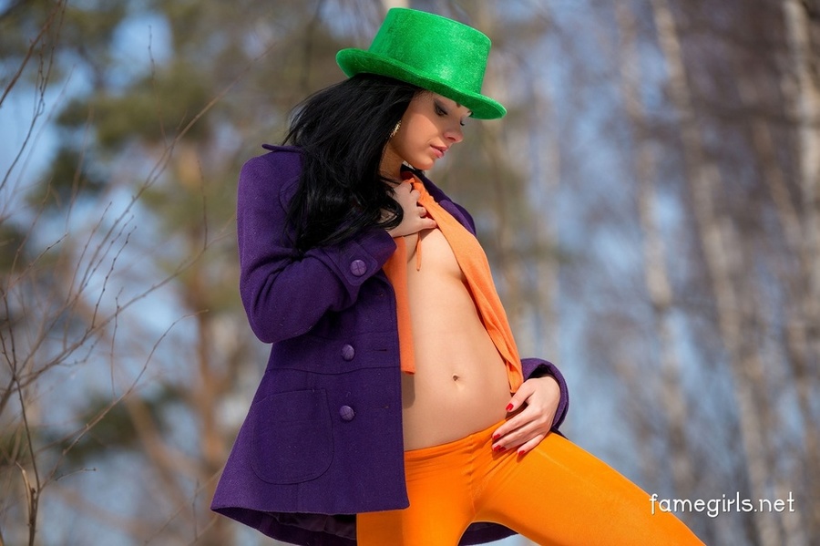 Cute Sex Model Dressed In Flashy Chick Clot Xxx Dessert Picture 4